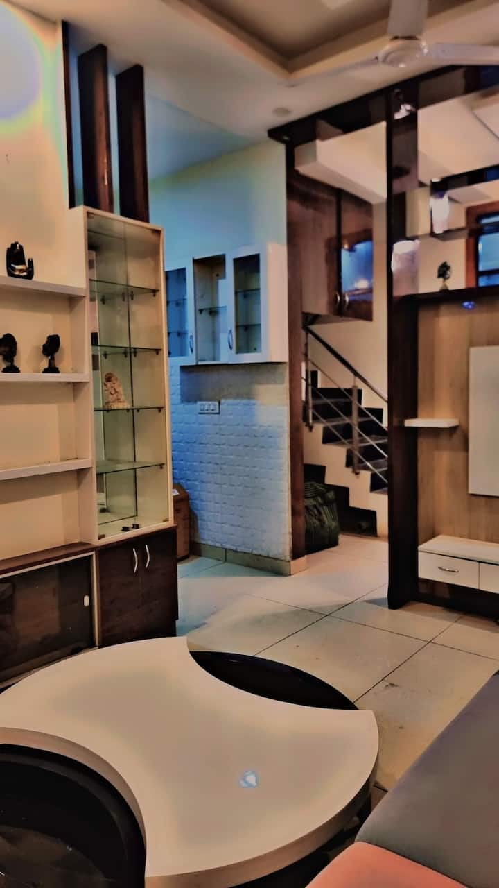 Avik's- Family Friendly Villa | 20 Min From Expo - Noida