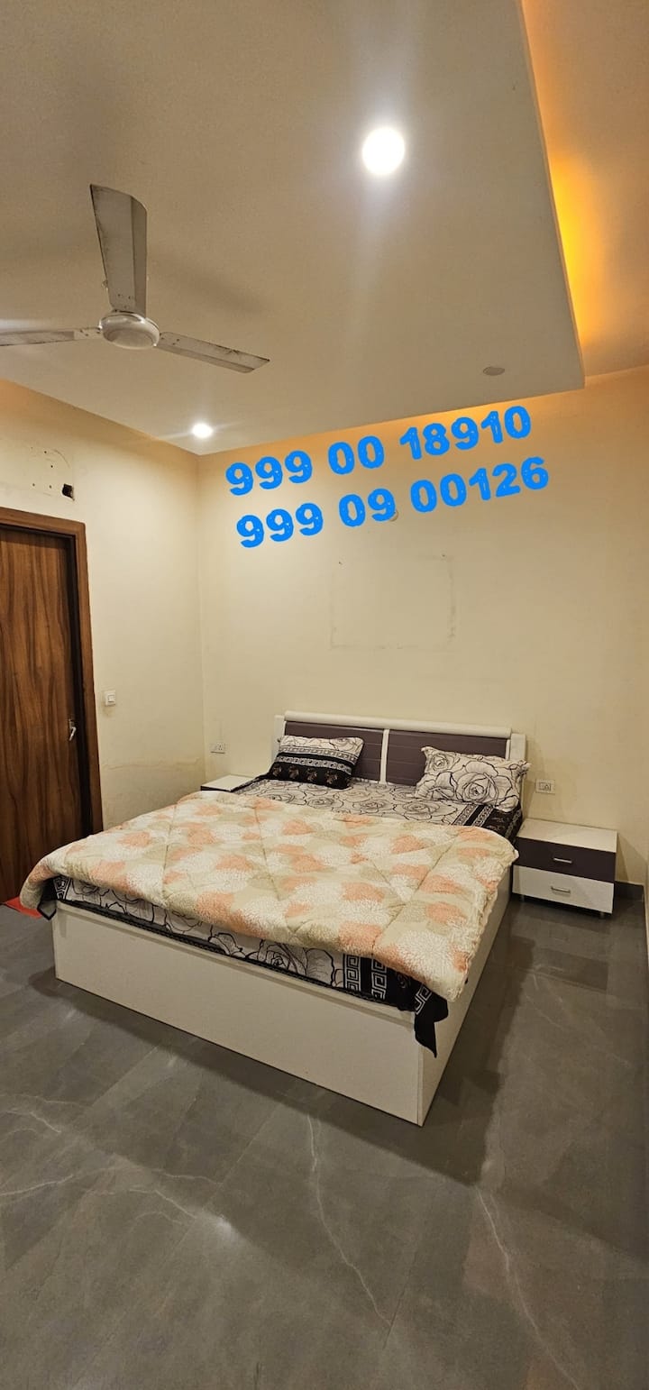 Avik's- Family Friendly Villa | 20 Min From Expo - 諾伊達