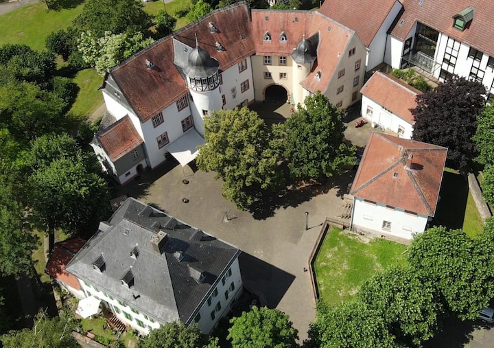 Schloss Nidda : 4-personen Fewo Mit Privat-garten - Nidda