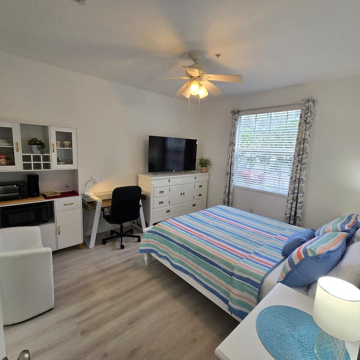 Beach & Trails Bedroom With Bath - Jensen Beach, FL