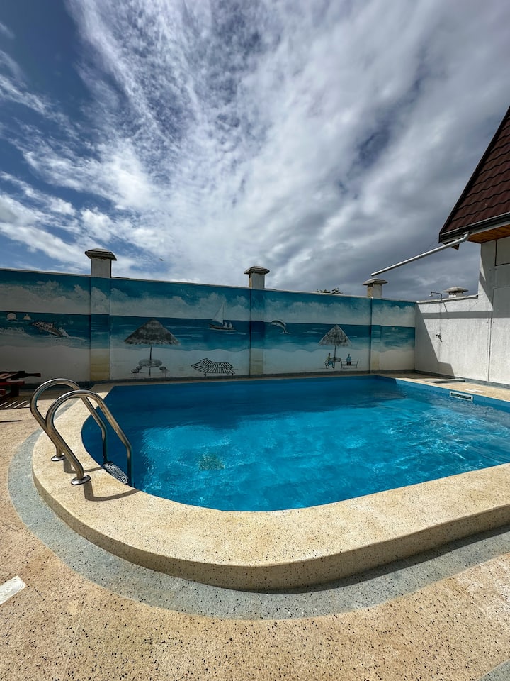 10-min Walk To Beach | Ac, Balcony & Full Kitchen - Diani Beach