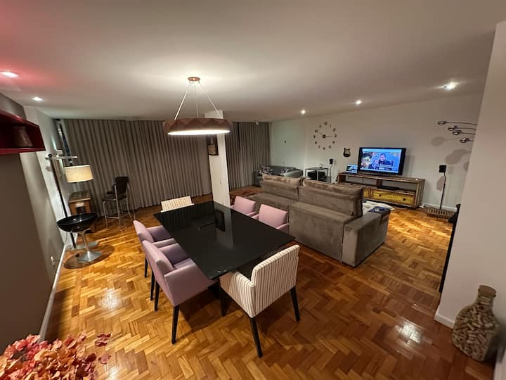 Apt P/ 8 Pessoas, 200m², 150m Praia, 3qts, 4camas - Ipanema