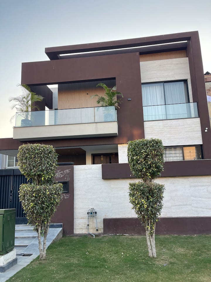 Lively Living - Lahore