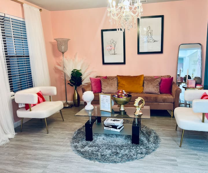Brand New Dallas Airbnb| Ig Worthy Pink Boutique - Lancaster, TX