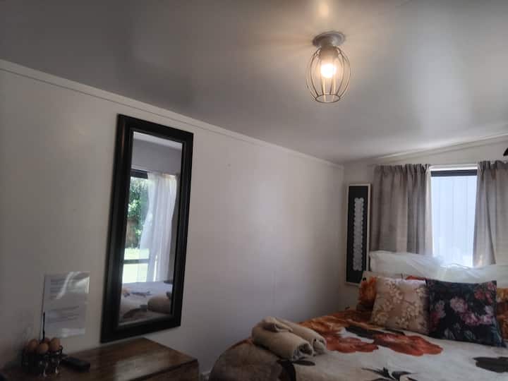 Featherston
Woodward Cabin
Include Hired Ebikes - Featherston