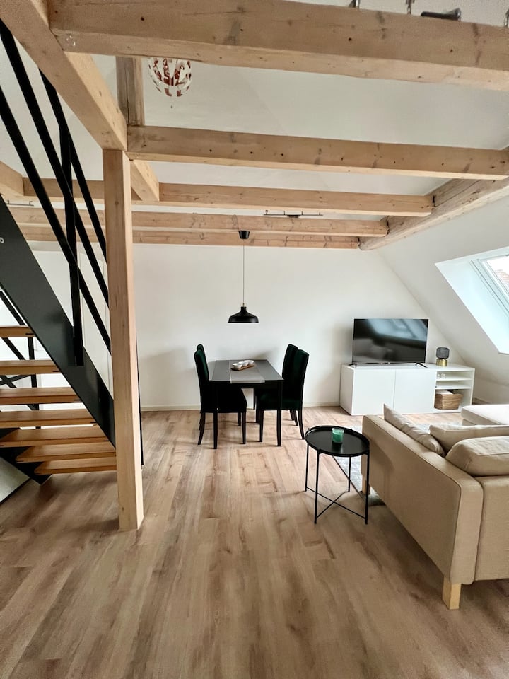 Traumhaft Schöne 1,5-zimmer-maisonettewohnung - Hannover