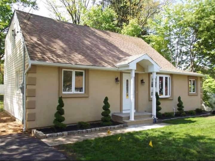 Cozy Private Room Near Rutgers - Edison, NJ