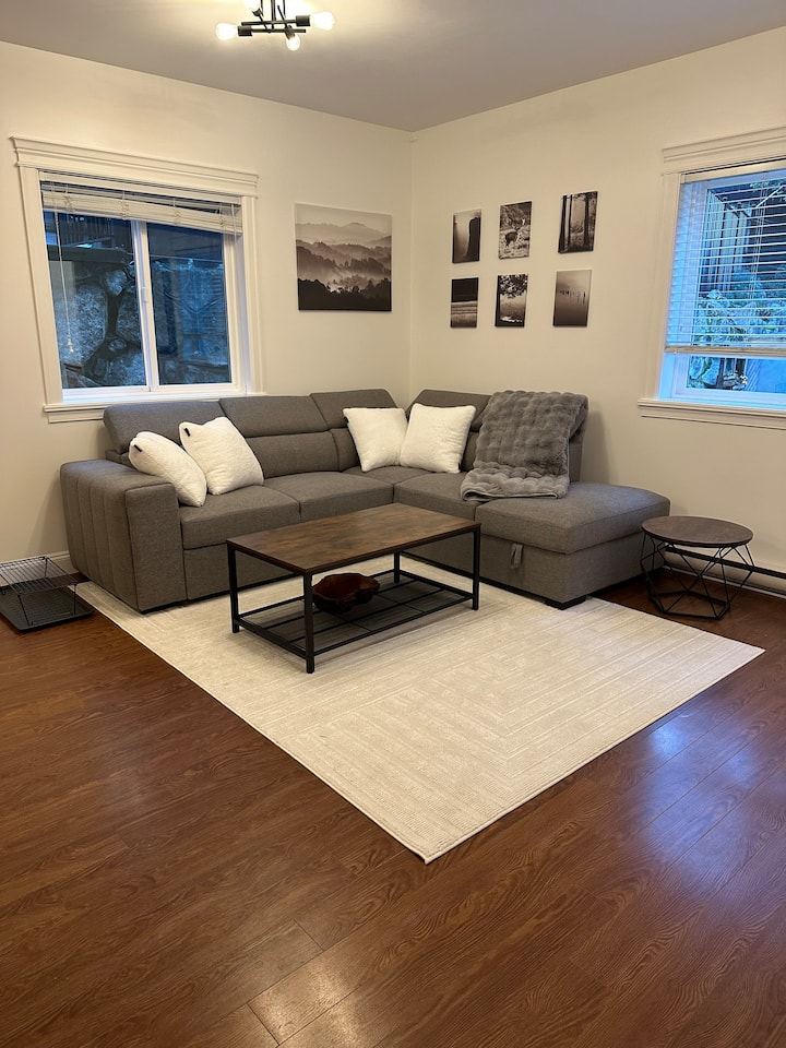 2bd 2bath Updated 2 Level Suite - Langford
