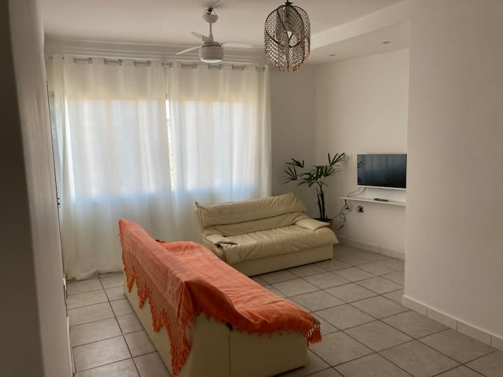Apartamento Aconchegante Pertinho Da Praia. - Guarujá