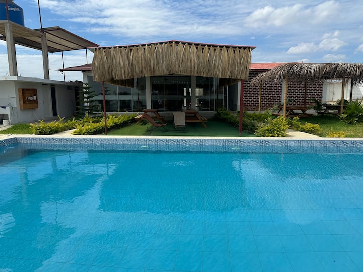 Casa De Campo Con Piscina - Tumbes