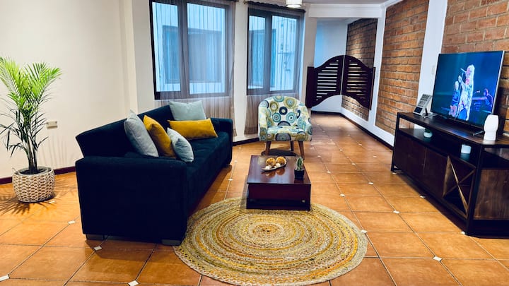 Rest, Style & Connection In Downtown ! - Cuenca