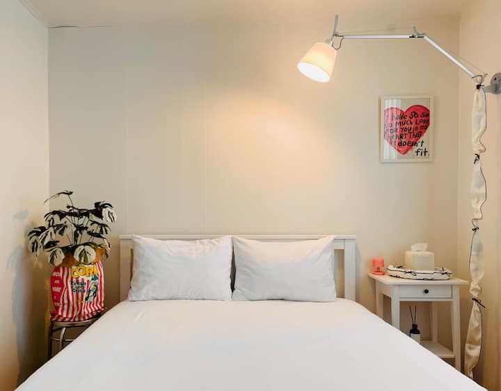 𝓶𝓸𝔂𝓸 𝓼𝓽𝓪𝔂프라이빗각방#3룸#김광석거리#30평 넓고 쾌적한 공간#탁트인뷰#햇살가득큰창 - Daegu