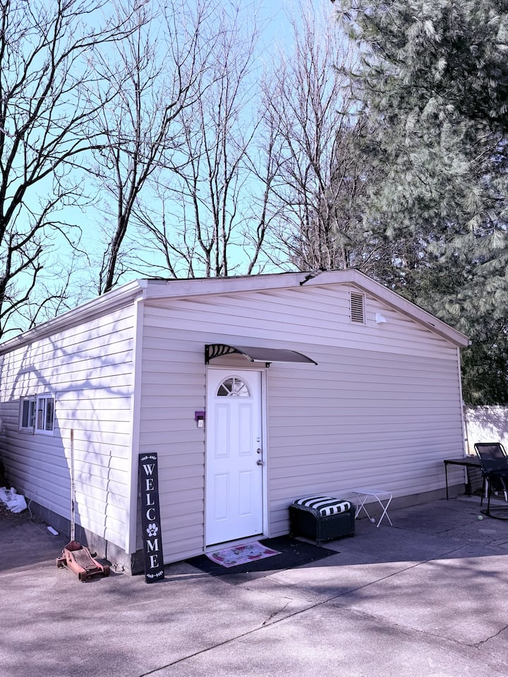 Apartment Garage | 1 Bed / 1 Bath *His & Hers* - Rockville, MD