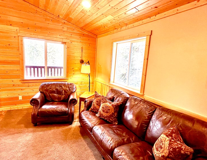 Yellowstone, Dog Friendly Cabin-5-star Comfort - Island Park, ID