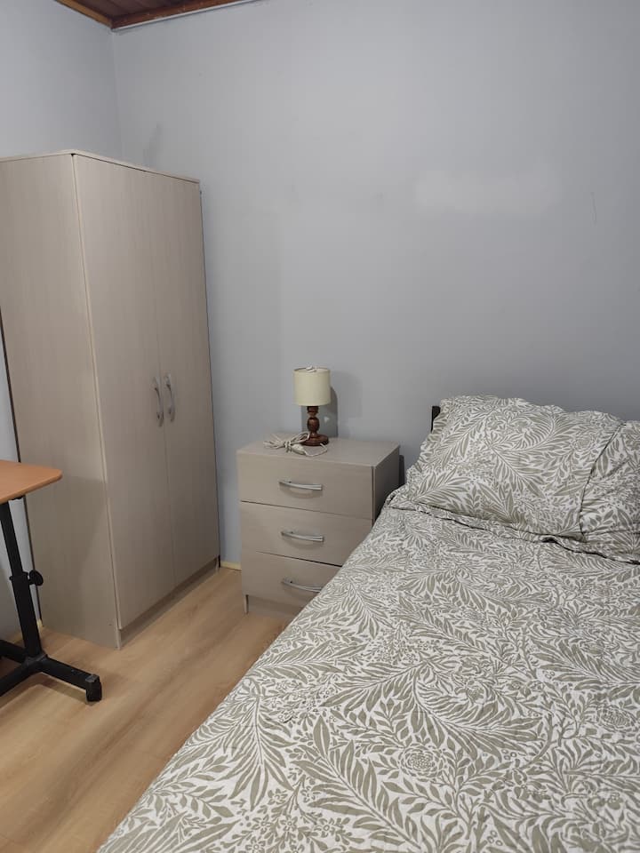 Arriendo Pieza Sector Central - Curicó