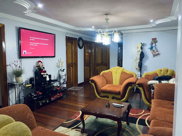 Apartamento Espacioso Y Cómodo - Cuenca