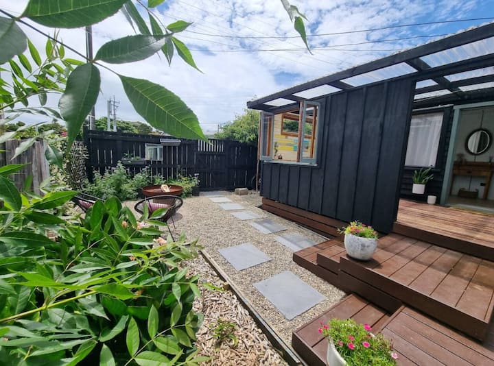 The Lily Pad - Raglan Escape - Raglan