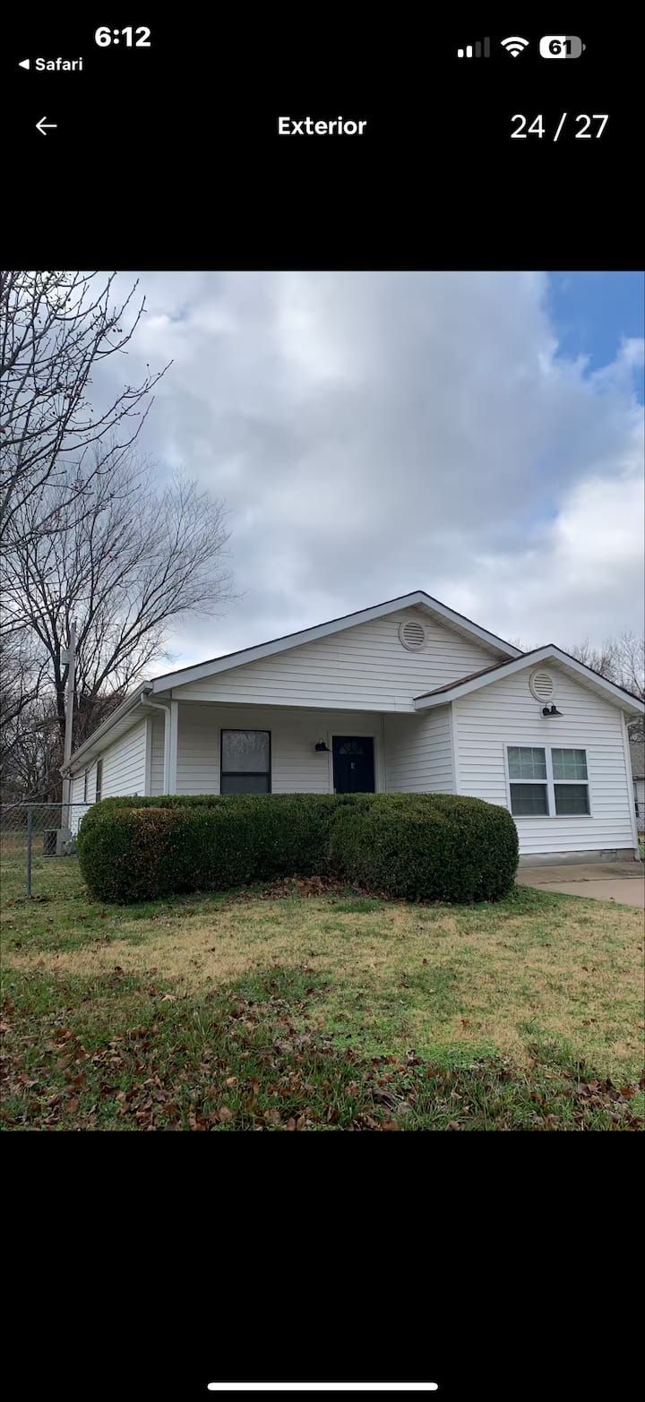 The “B” Street Cottage - Joplin, MO