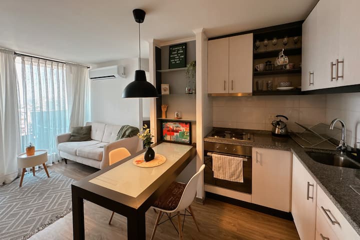 Amplio Dpto. 2d/2b + Ac + Parking Gratis + Wifi - Santiago, Chile