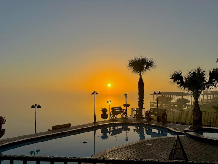 Lakefront Oasis - Crosby, TX