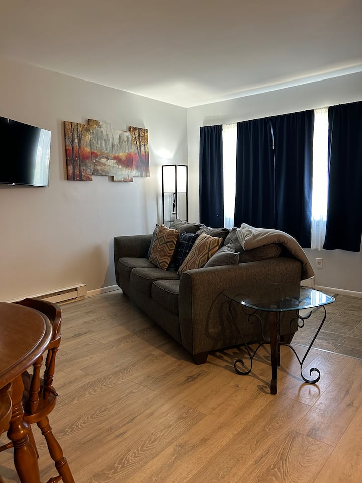 Modern 2 Bedroom Apartment - Cambridge, OH