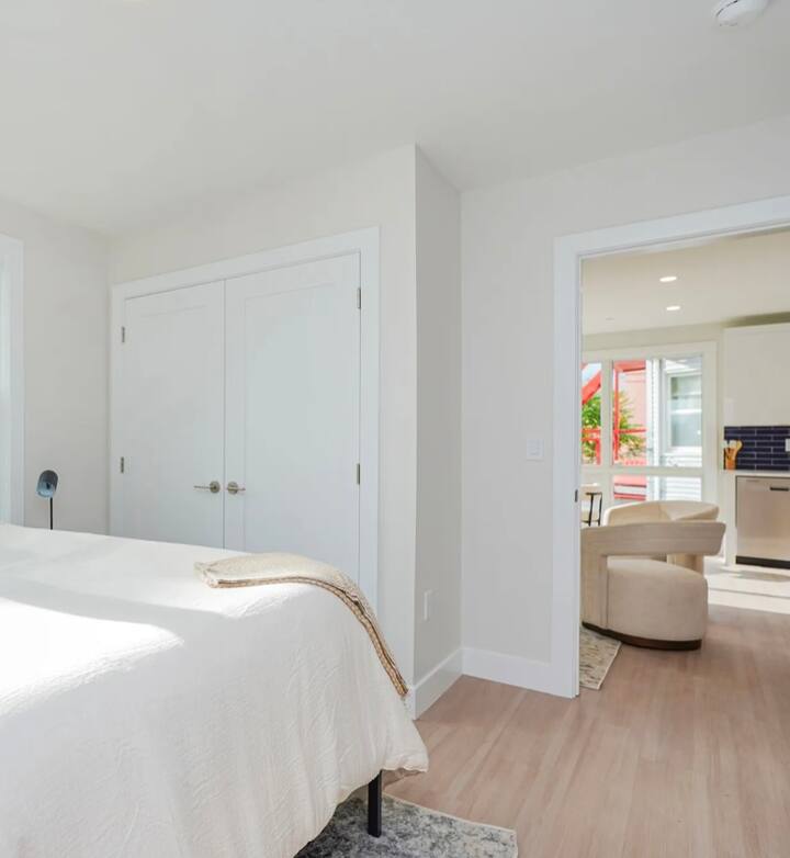 Most Luxury,beautiful ! 2 Min Walk To The Ocean! - Long Branch, NJ