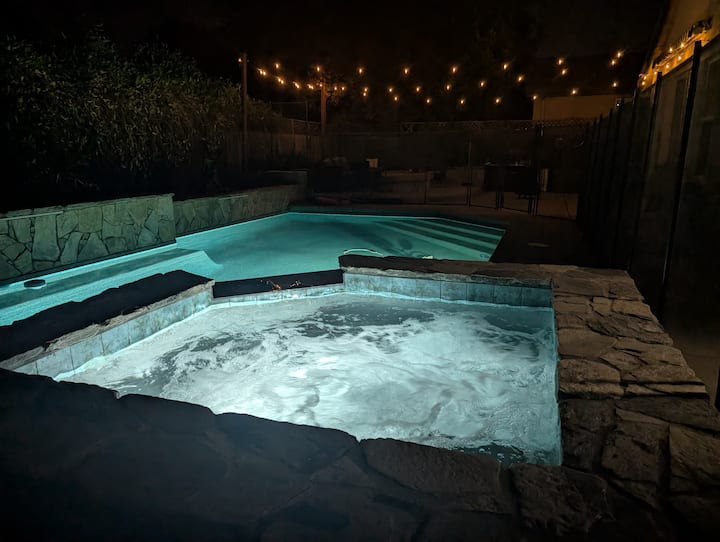 Lux 4br Retreat Pool Hot Tub 2 Kings 2 Queens - Davis