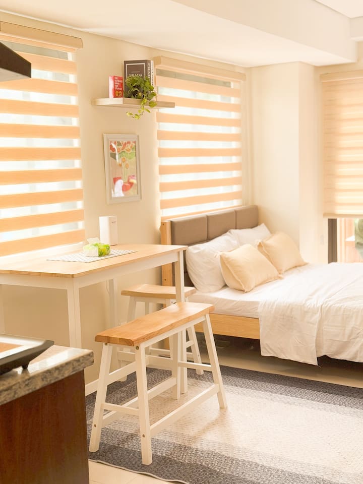 A Cozy Minimalist Space - Superb View Of Pinetrees - Baguio