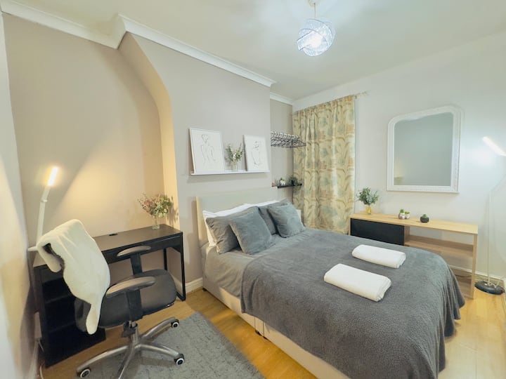 Quarto Com Espaço De Trabalho - Liverpool