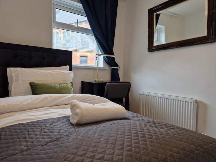 Room -2q Lovely Single Room City Center - Belfast