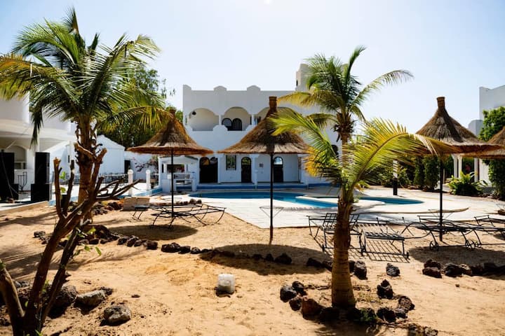 Une Villa 10 Chambres à Louer - Senegal