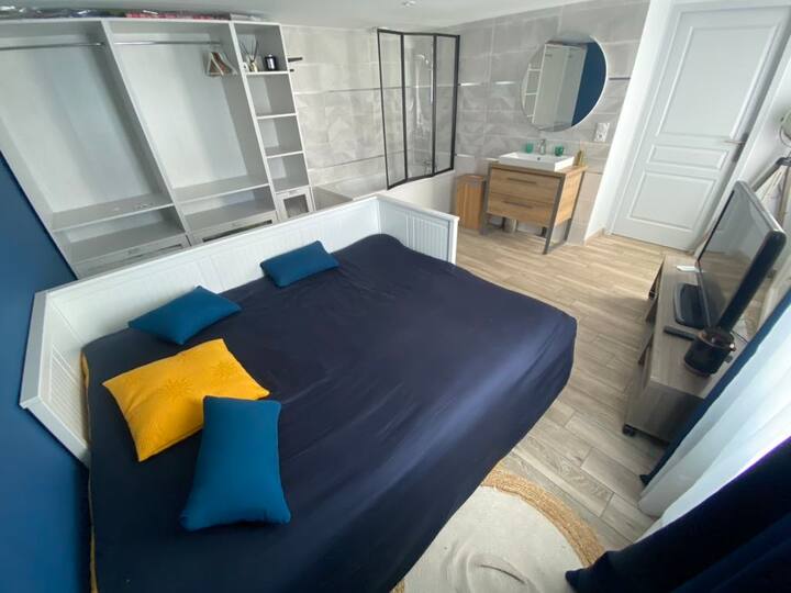 Chambre Dans Une Maison Calme - Parthenay