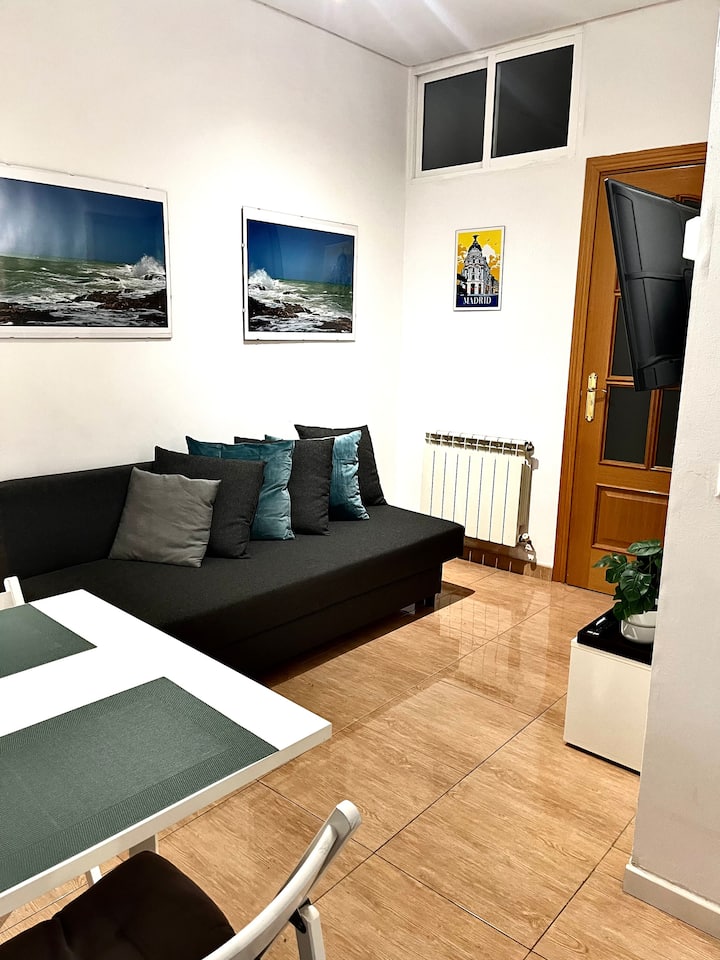 La Plaza De Olavide A Pocos Metros - Madrid