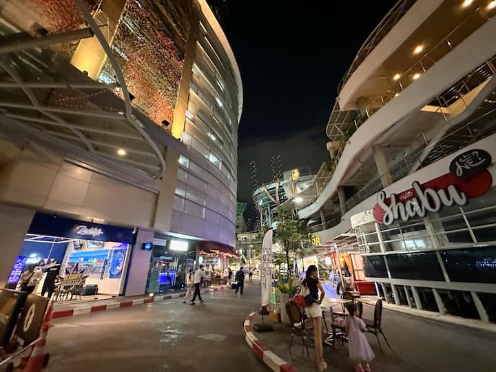 003phrakhanong 帕卡农地铁站 单房免费泳池健身房 楼顶酒吧 风景优美 - Bangkok