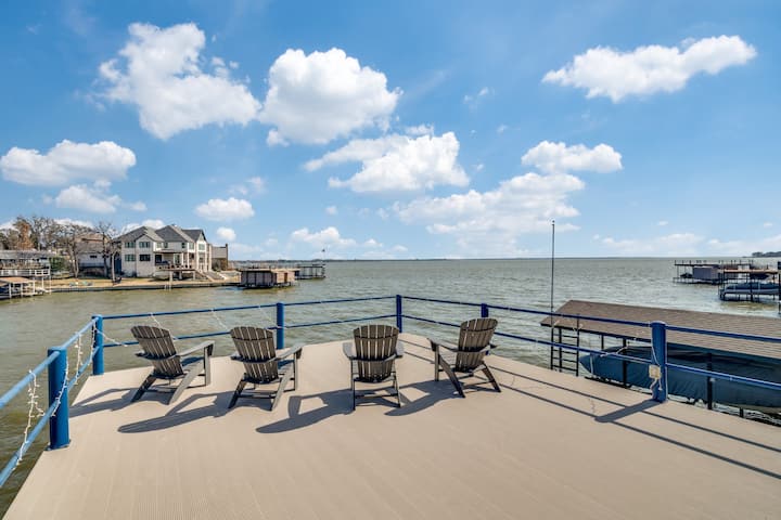 Lakefront Escape - Gun Barrel City