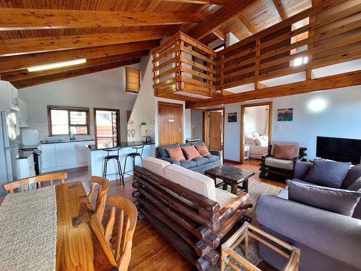 9 Sleeper Beach House With Pool - Port Alfred