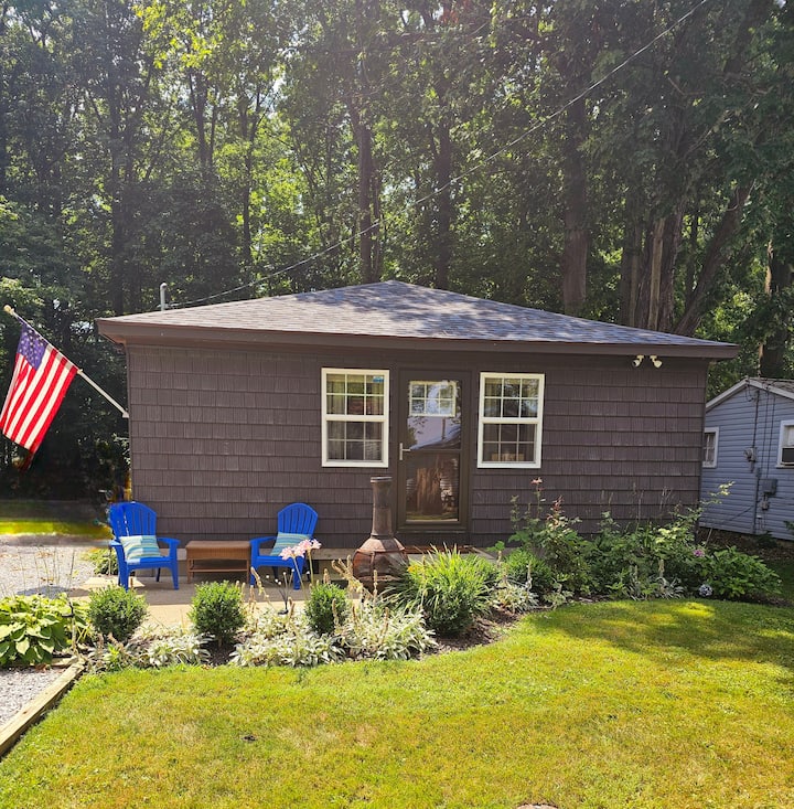 Ollie's Nook- 5 Min Walk To Lake - Geneva-on-the-Lake, OH