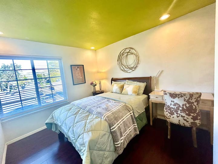 6 # Beautiful Cozy Bedroom In Sj - San Jose, CA