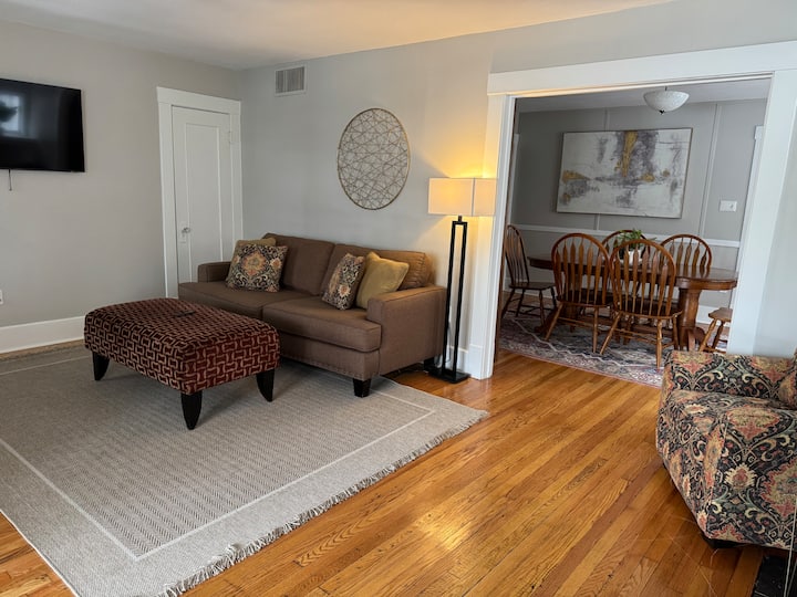 2 Bedroom West End Charmer - Mount Zion, IL