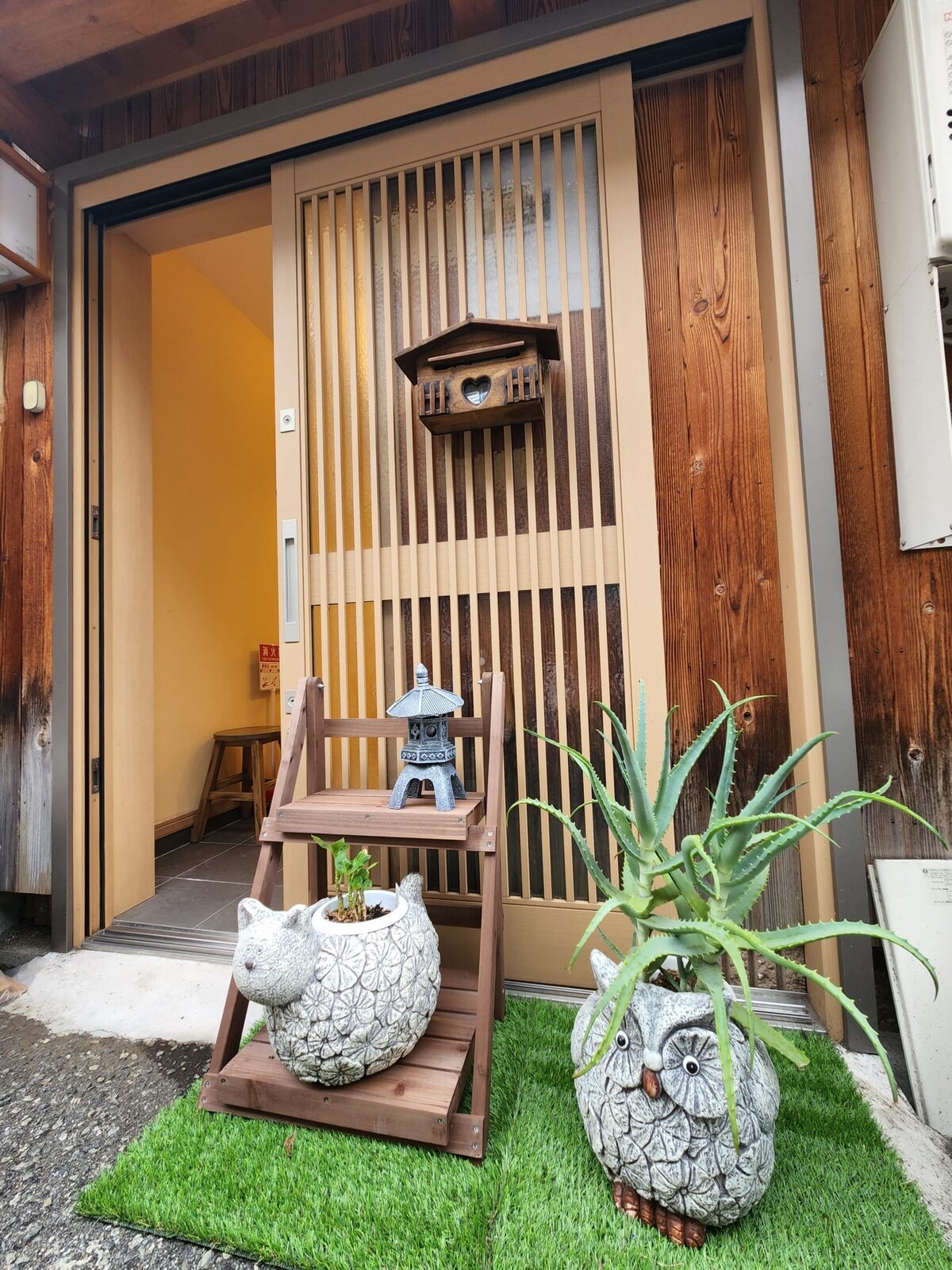Tea Garden 3min walk to Hanazonocho station!2 stops to Namba!Tengachaya Station directly to the ...