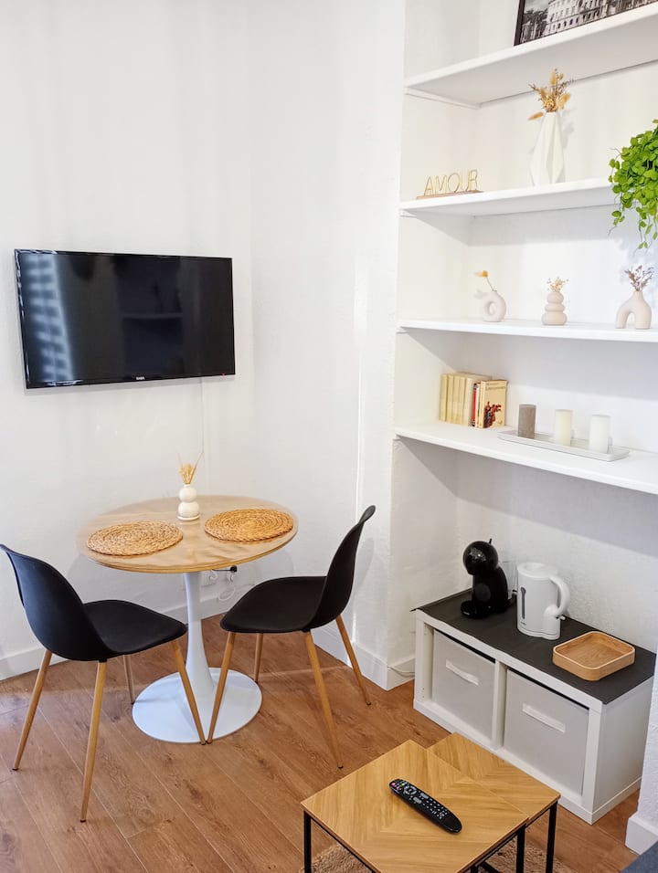 Joli Studio Avec Balcon. - Perpignan