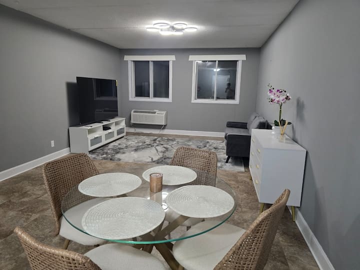 Cozy Room With Private Bathroom - Bridgeport, CT