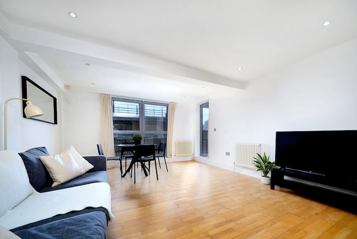 Quiet 3 Bedroom Flat By Vauxhall - London