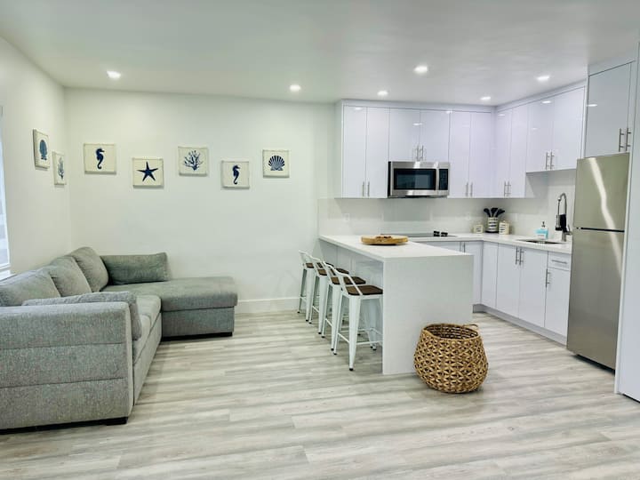 Serenity Retreat - Hollywood