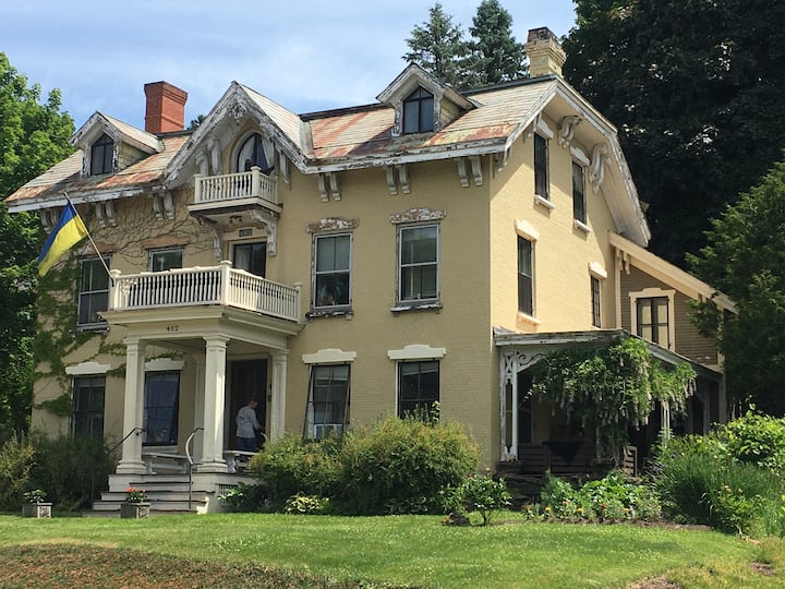 Charming 1 Bed Apt On The Hill - Burlington