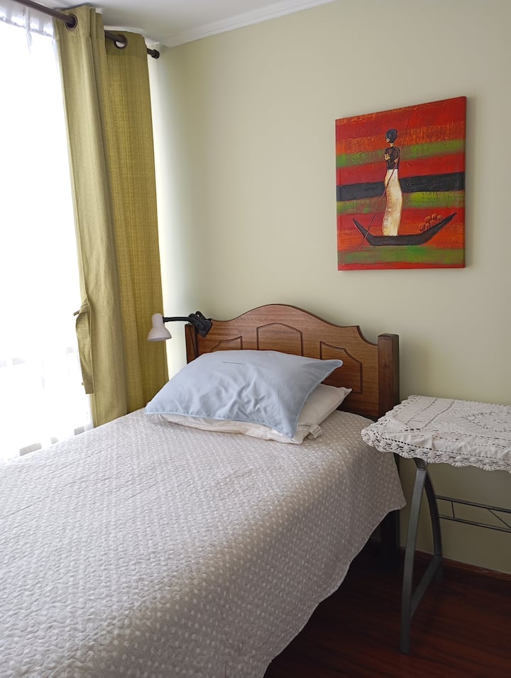 Confortable Habitación, Sector Sur, Solo Mujeres. - Iquique
