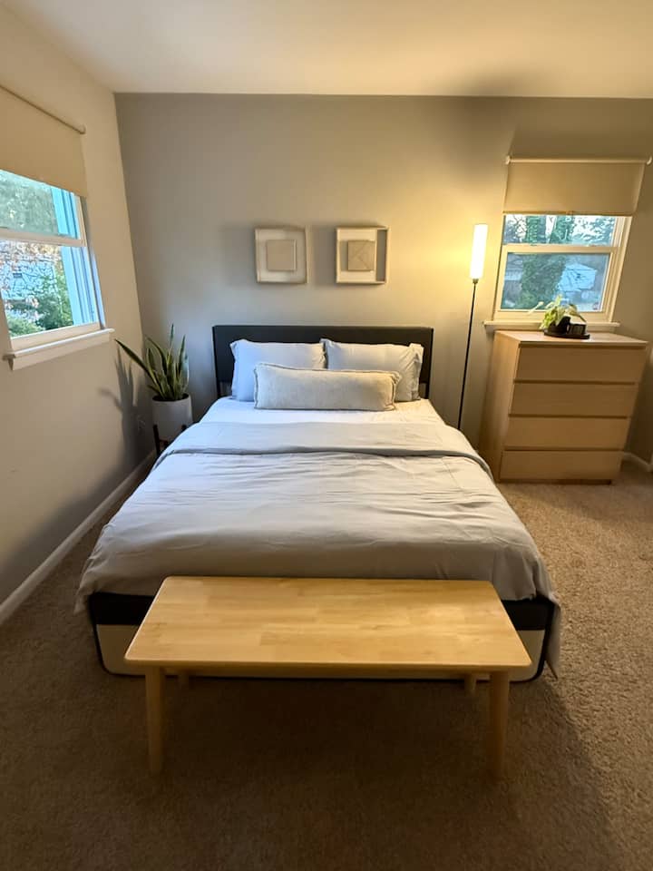 Cozy Room Near Town Center - Chesapeake, VA