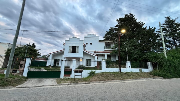 Gran Casa En Villa Del Lago - Villa Carlos Paz