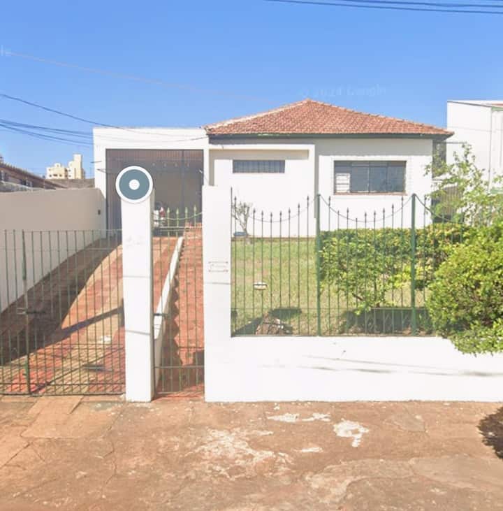 Casa áRea Central Perto De Tudo - Londrina
