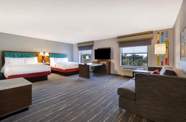 Combination Of 2 Units W/ Parking & Breakfast - Monterey Bay, CA